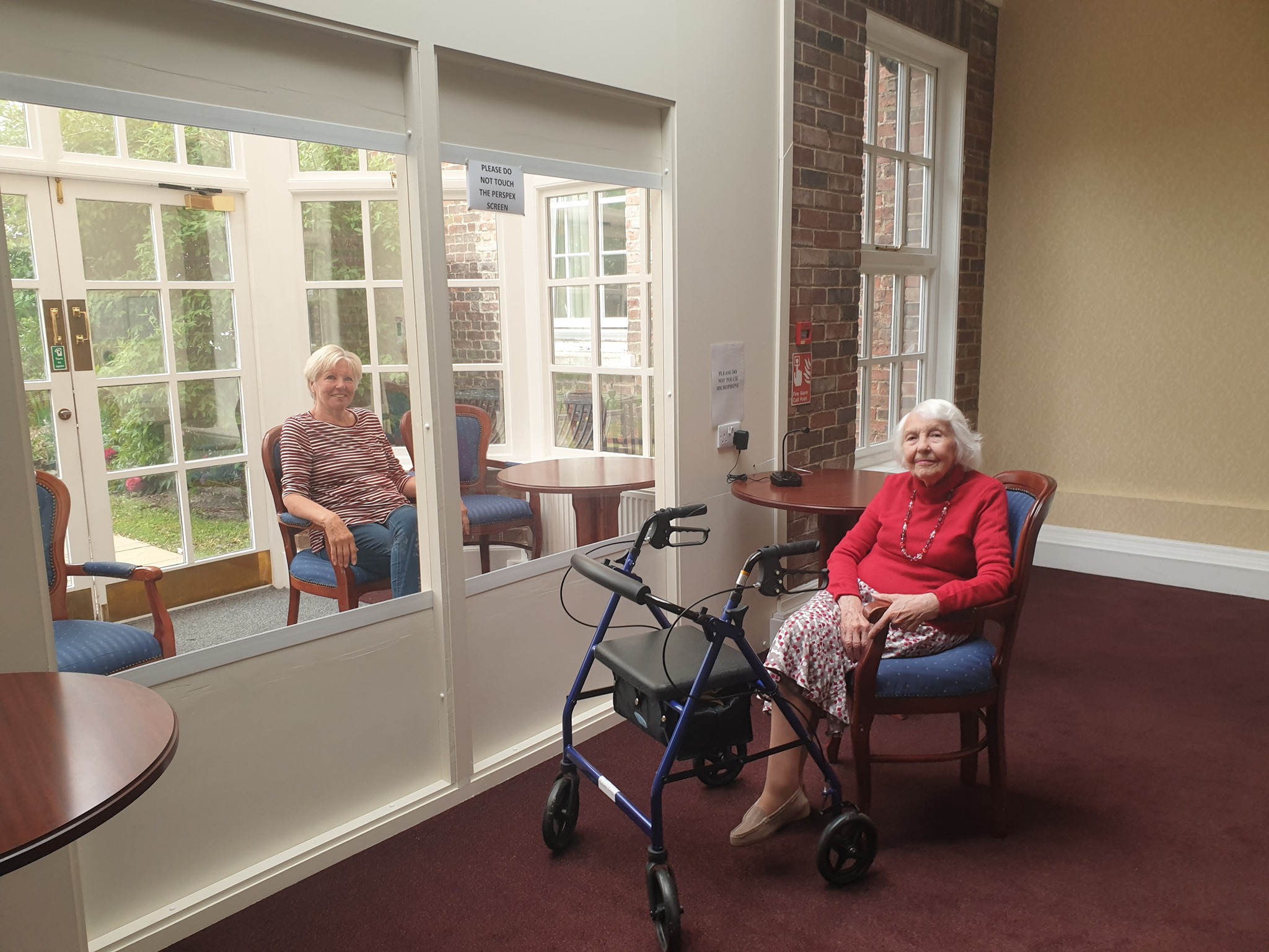 Visitor pods reunite families and loved ones at retirement village